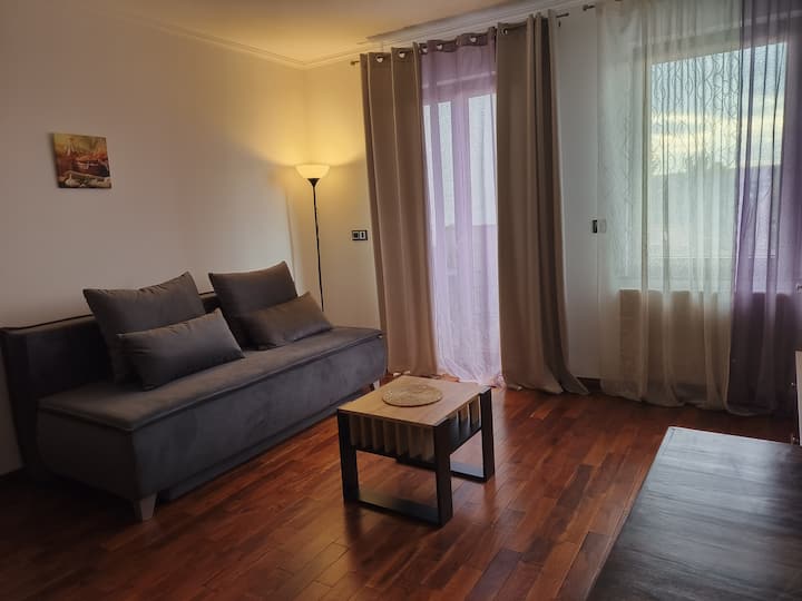 Apartament Dla 2 Osób W Cichej, Zielonej Okolicy - Wrocław