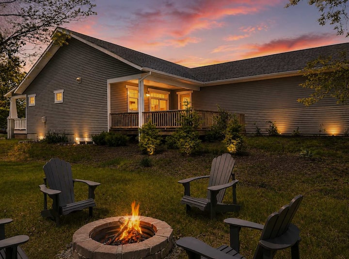 Duneside Retreat | Bonfire | Bbq | Downtown Access - Douglas, MI