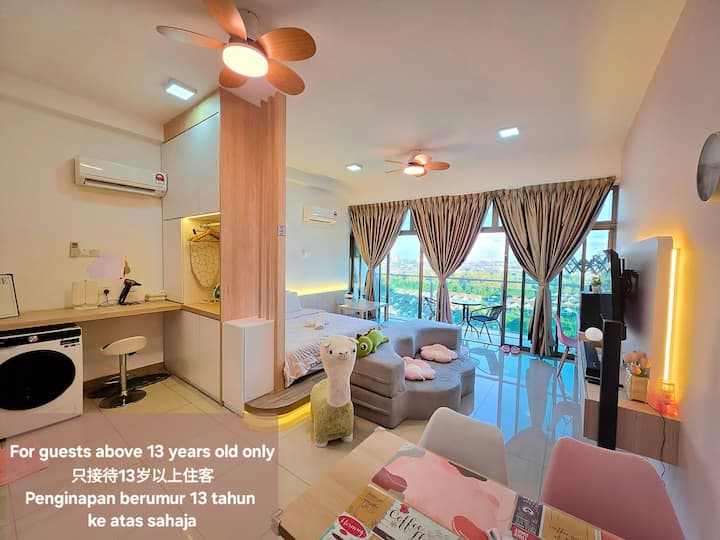 Romantic Muji Studio Balcony High Floor Netflix - Johor Bahru