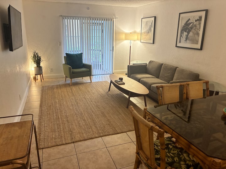 Coral Springs Corporate Rental 2/2 Apartment - Coral Springs, FL