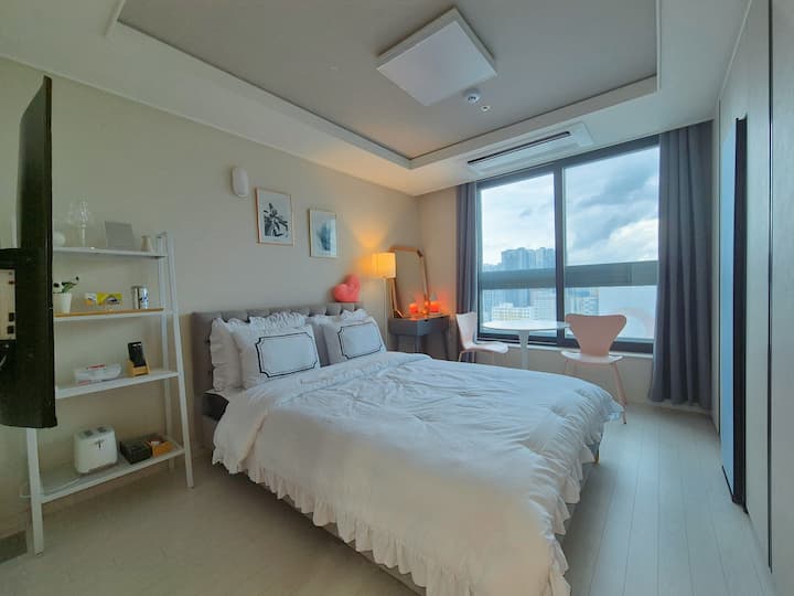 Ll O House Ll 중앙로동성로  꿀잠침대 신축오피스텔 스타일러 비데 휴식맛집 - Daegu