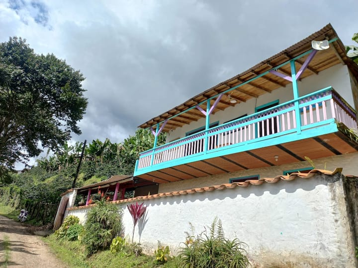 Alojamiento En Jardín Cabaña Las ÁGuilas - Andes