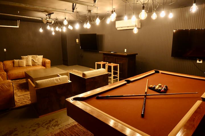 Chef's Kitchen · Game Room+casita · Sleeps 17! - Austin