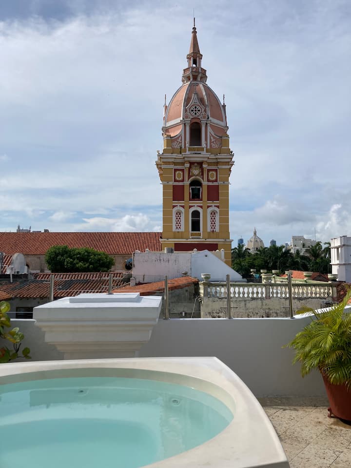 Stunning Condo In Walled City - Bolivar