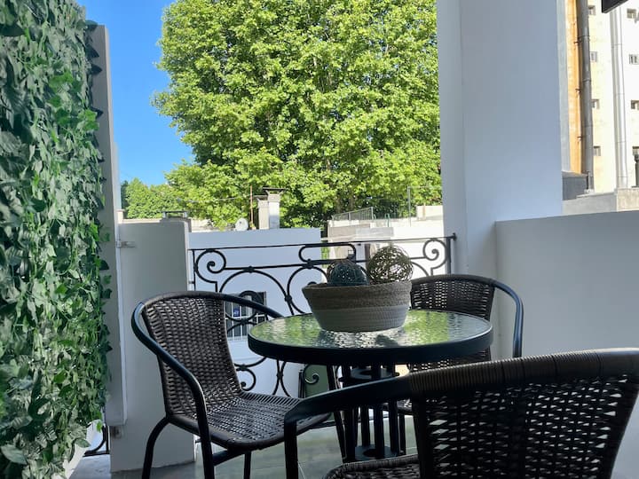 Pequeño Apartamento Con Terraza En Parque Rodó - Montevideo