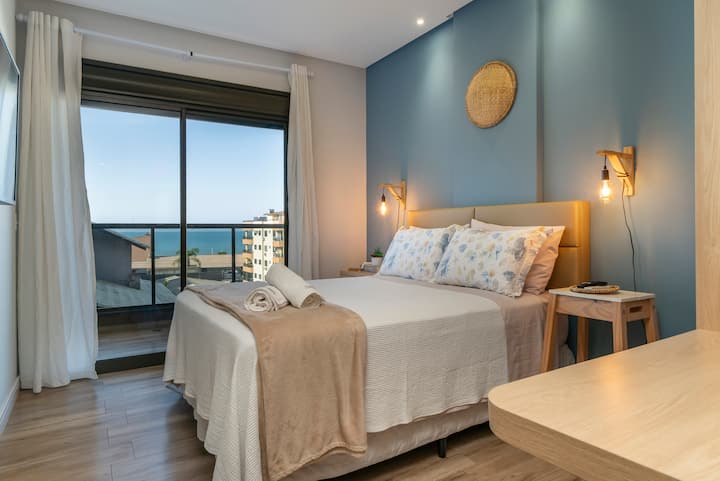 Apto Amplo C/ Vista Mar, Varanda E Churrasqueira - Bombinhas