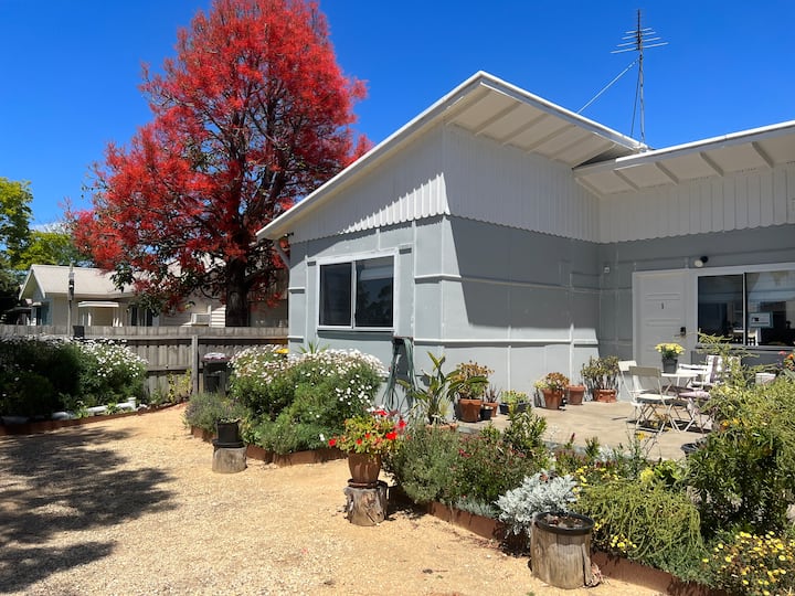 2 Bedroom Waterside Apartment North Shore Geelong - North Shore