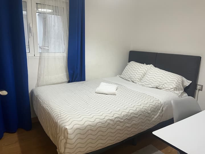 Linda Habitación En Benetusser, Valencia - Valencia