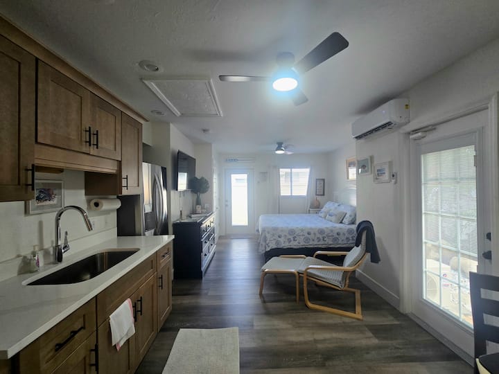 "The Foxtail" At Palm Tree Villas - Anna Maria Island, FL