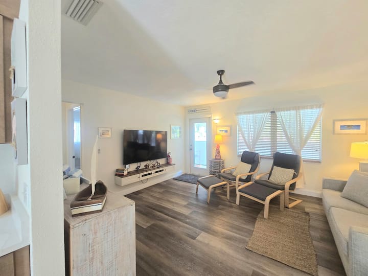 "The Majestic" At Palm Tree Villas - Anna Maria Island, FL