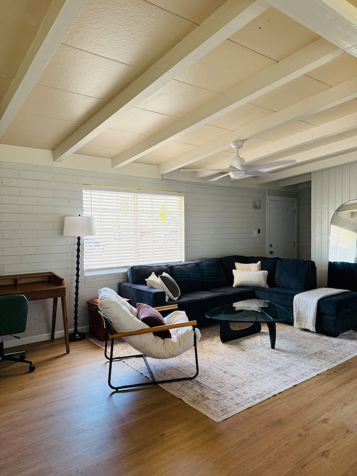 Cozy & Bright Phoenix Home W/ Patio Near Downtown - Phoenix, AZ