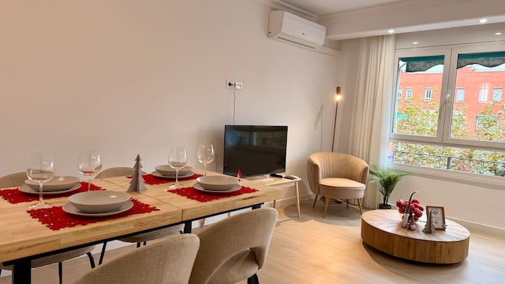 Beach & City Just Steps Away (15min) - Sant Adrià de Besòs