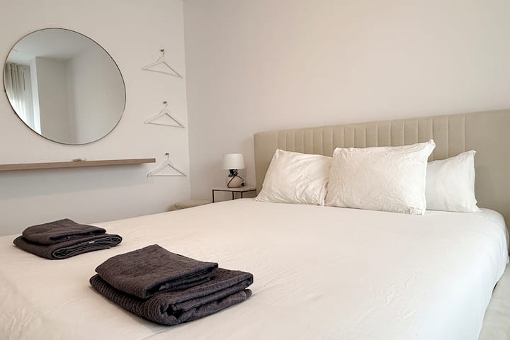 Beach & City Just Steps Away (15min) - El Masnou