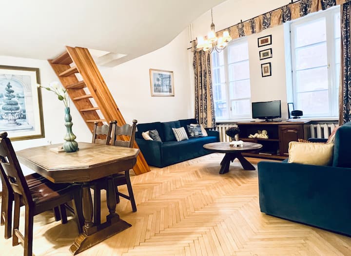 Off Castle Square Apartment With Mezzanine For 8 - Warschau