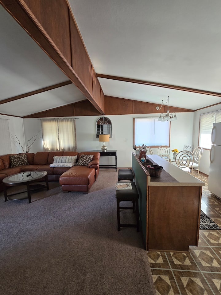 Quiet Country Living Yet Close To Town & Hospitals - Rockford