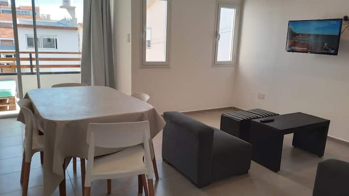 D5, A 200metros Del Mar. 2 Cuartos Y Cochera. - Santa Teresita