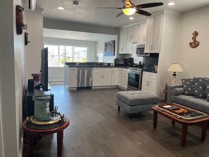 Cozy Apartment Near Convention Center - San Diego