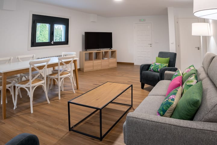 Apartamento De Dos Habitaciones Y Sofá-cama 6 Max. - Parada de Sil