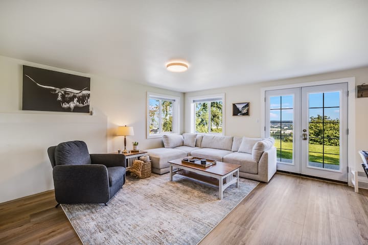 The Overlook – Mt. Rainier View - Des Moines, WA