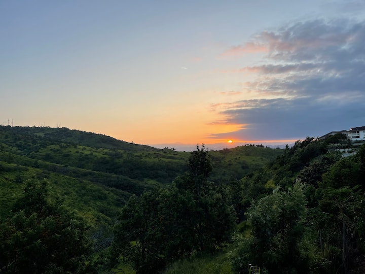 Mountain Sunrise Studio With Jacuzzi - Kapolei, HI