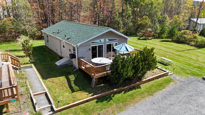 Cozy Cabin With Hot Tub, Near Hunter - Tannersville, NY