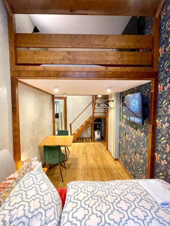 Quiet Central Berlin Apartment With 2 Beds - Berlin