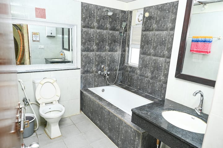 Super Dooper 3 Bhk On Gst Airport Road - Chennai