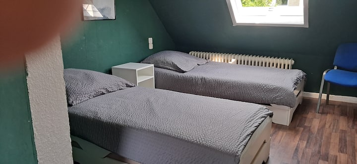 3 Schlafzimmer, 1 Esszimmer, Küche, Bad, Toilette - Bad Vilbel