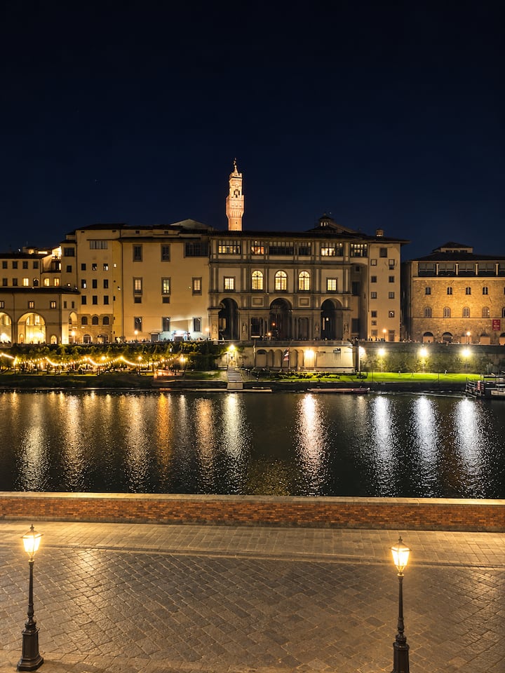[Vue Emblématique Sur L'arno Au Centre De Florence] - Florence