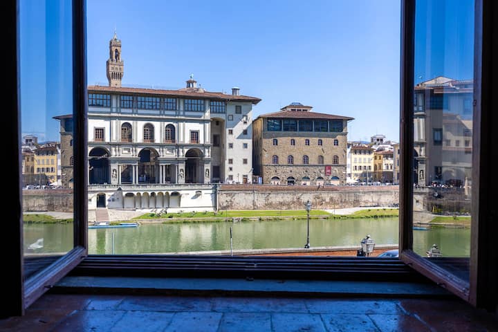 [Iconic Arno View • Central Florence Flat] - Florenz