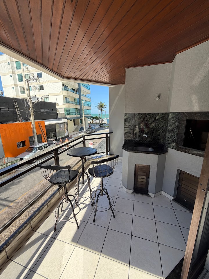 Apto Com Vista Mar Em Meia Praia - Itapema