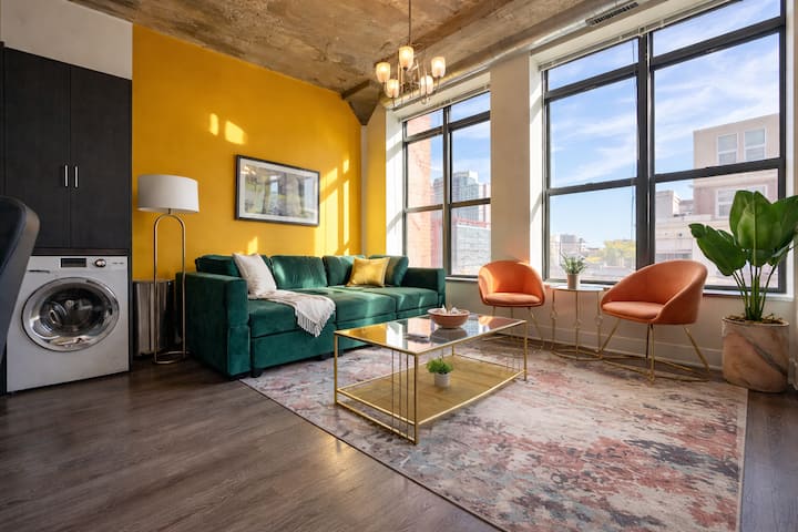 Modern 2br Chicago Stay Near Mccormick & Willis - Chicago, IL