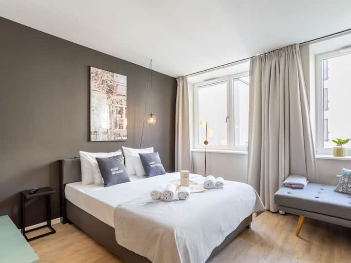 Düsseldorf Stresemannstr. | Suite (28+ Nights) - Düsseldorf
