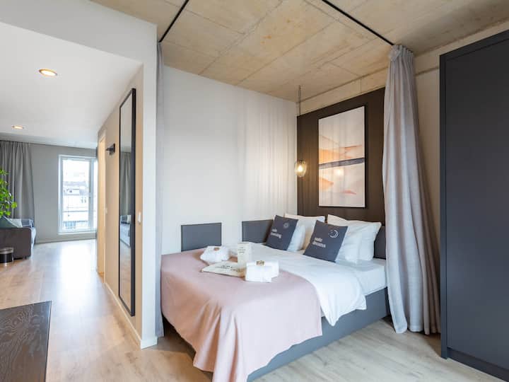 Düsseldorf Strese | Comfort Suite+sofa Bed+balcony - Düsseldorf