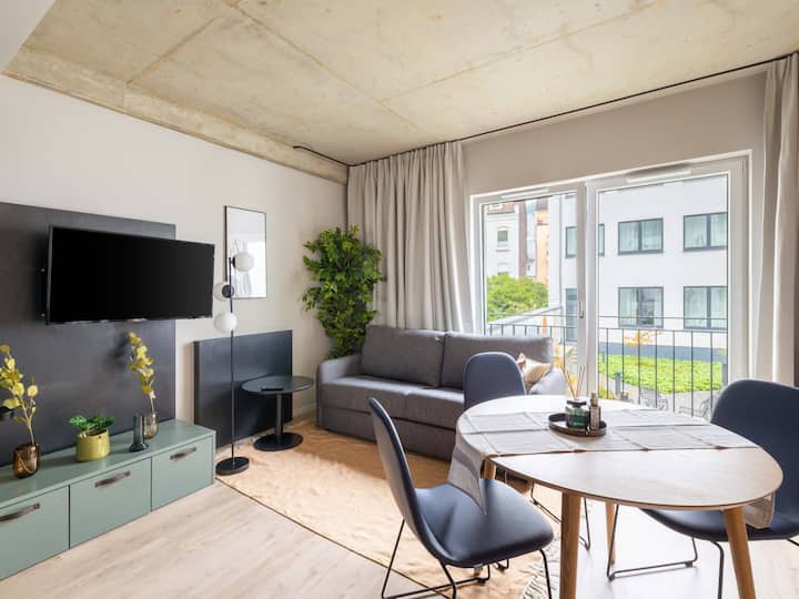 Düsseldorf Stresemannstr. | Suite + Sofa Bed (Lt) - Düsseldorf