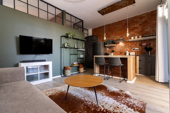 Oyster Walk Pledge Square - Knysna