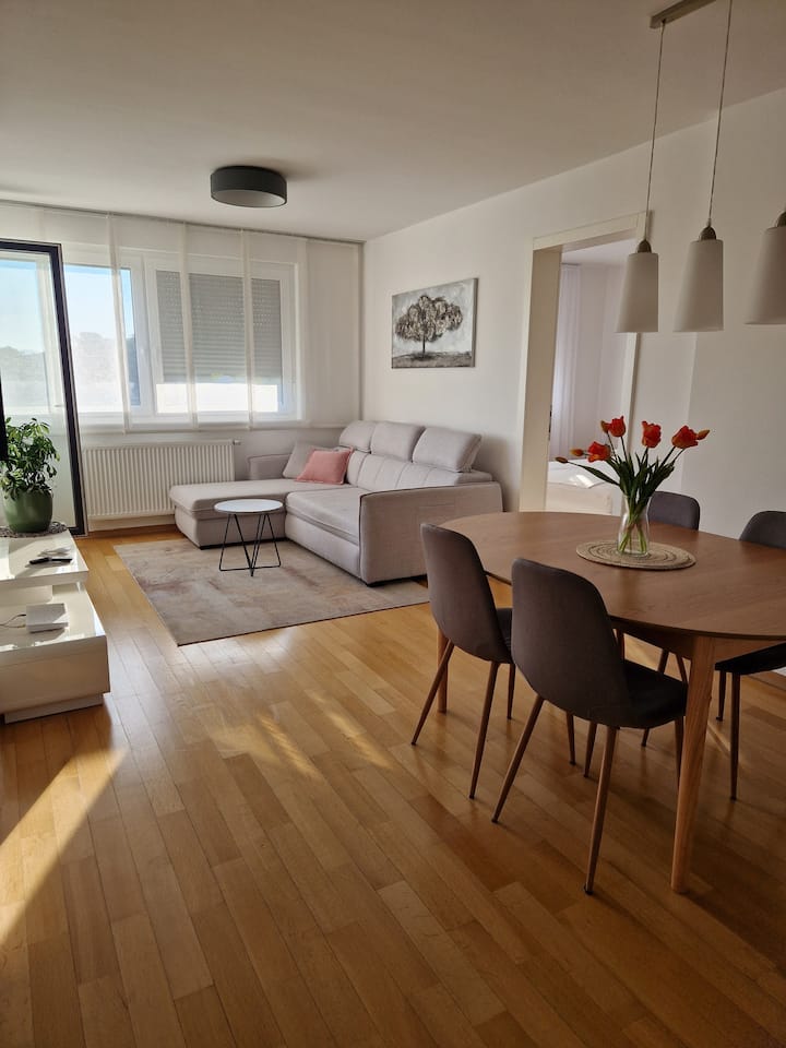 Apartment Malmar One -2 Bedroom Apt With Balcony - Zagreb