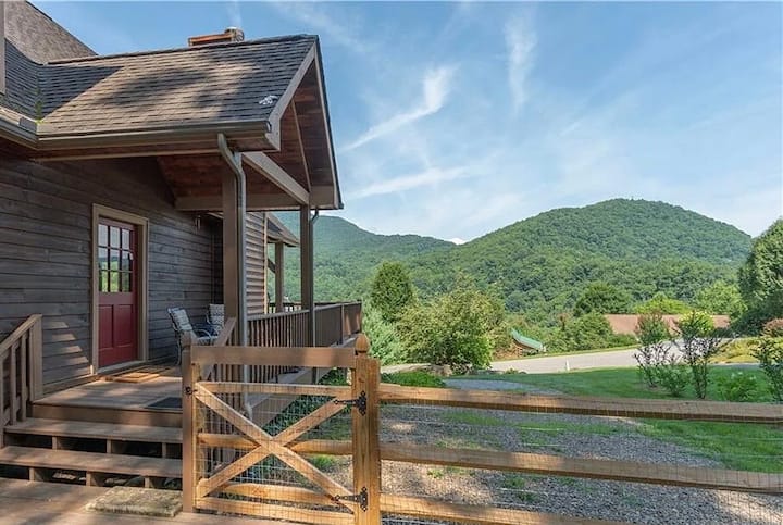 The Mountain Sojourn, Cozy And Luxurious-views - Waynesville, NC