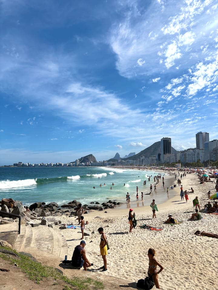 Lindo Imóvel Na Praia Do Leme - Rio de Janeiro