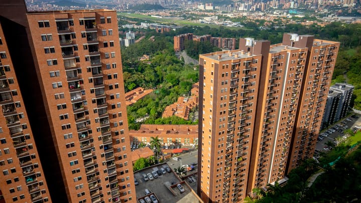 Lujoso Apartamento Con Vista Panorámica Medellín - Medellín