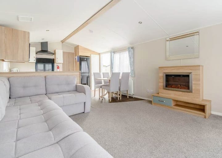Gold 6 Caravan - Skegness