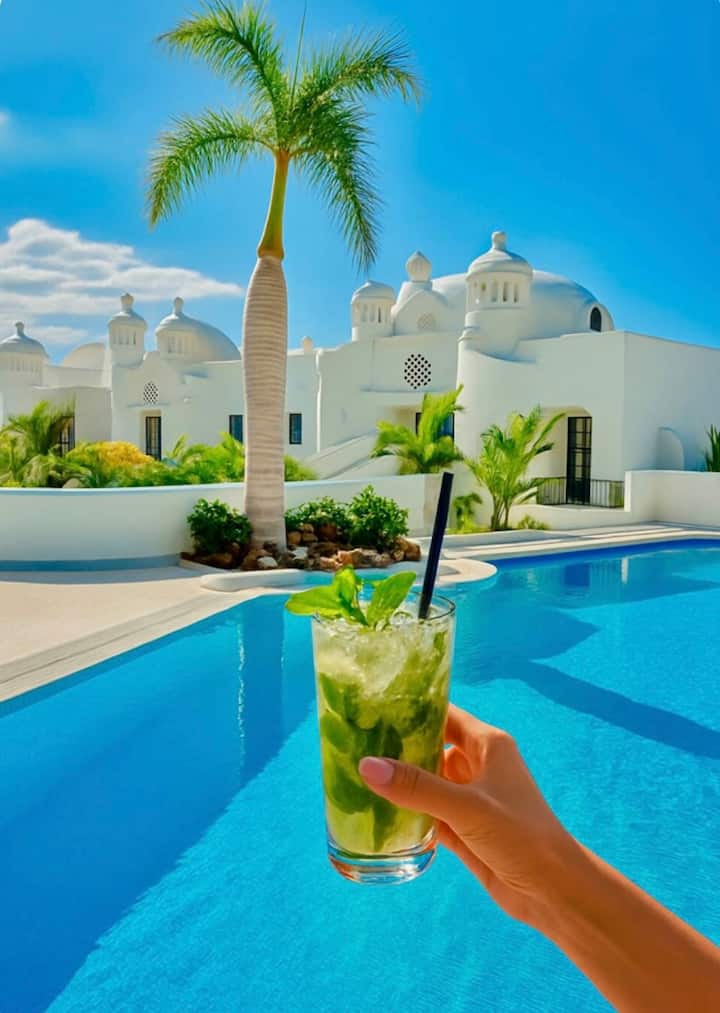 Elegant Villa - Oceanview, Heated Pool - Canarias