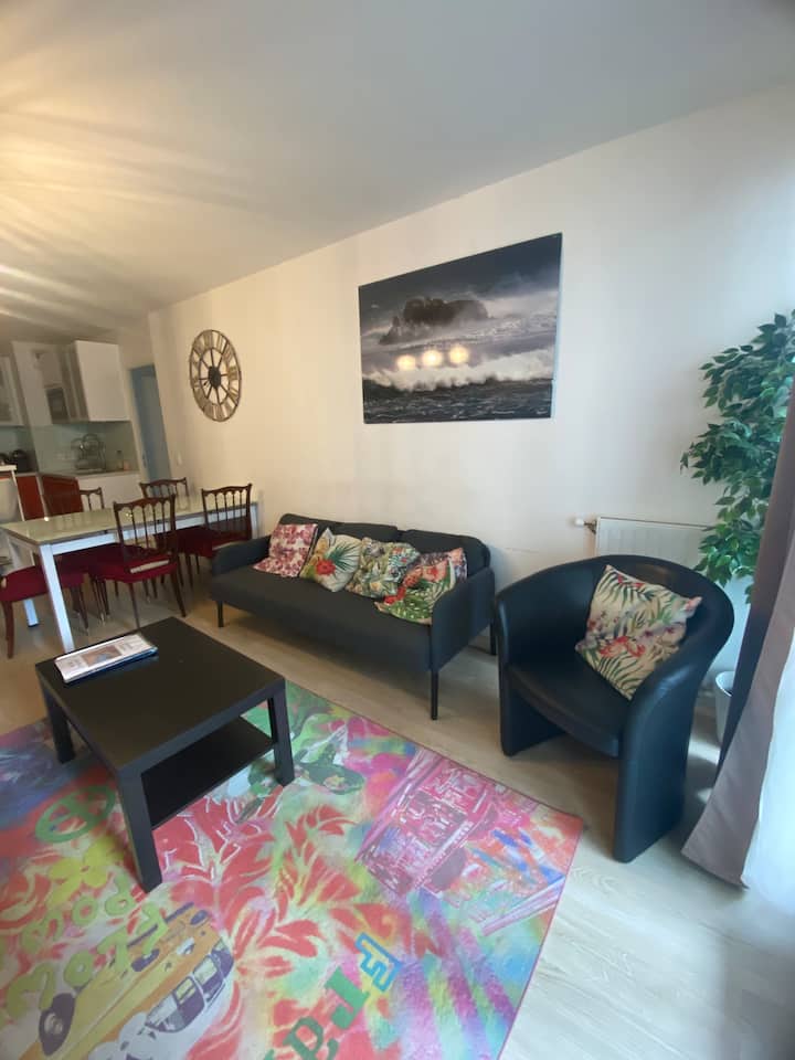 Appartement Spacieux De 65m2 - Bail Mobilité - Porte de Bagnolet