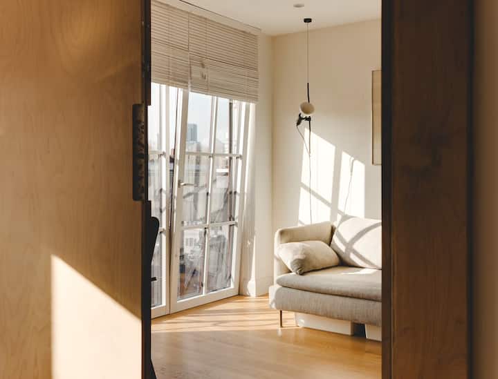 Scenic Canal-side Stay Near Shoreditch - London