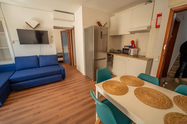 Spacious 1br + Kitchen • Sleeps 5 • Best Location! - Sant Antoni de Portmany