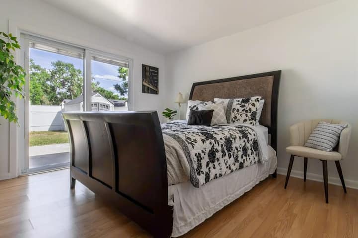 Southern Charm - Walking Distance To Amish Village - Sarasota, FL