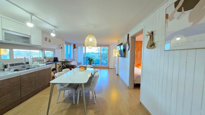Beach2 Bedrooms / 3 Beds / 2 Bathrooms - 삼양동