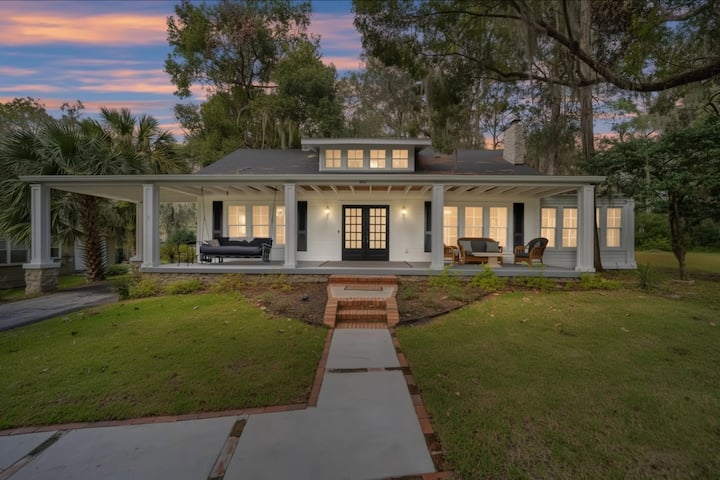 4br/2ba Southern Porch Living - Pet Friendly! - Ocala, FL