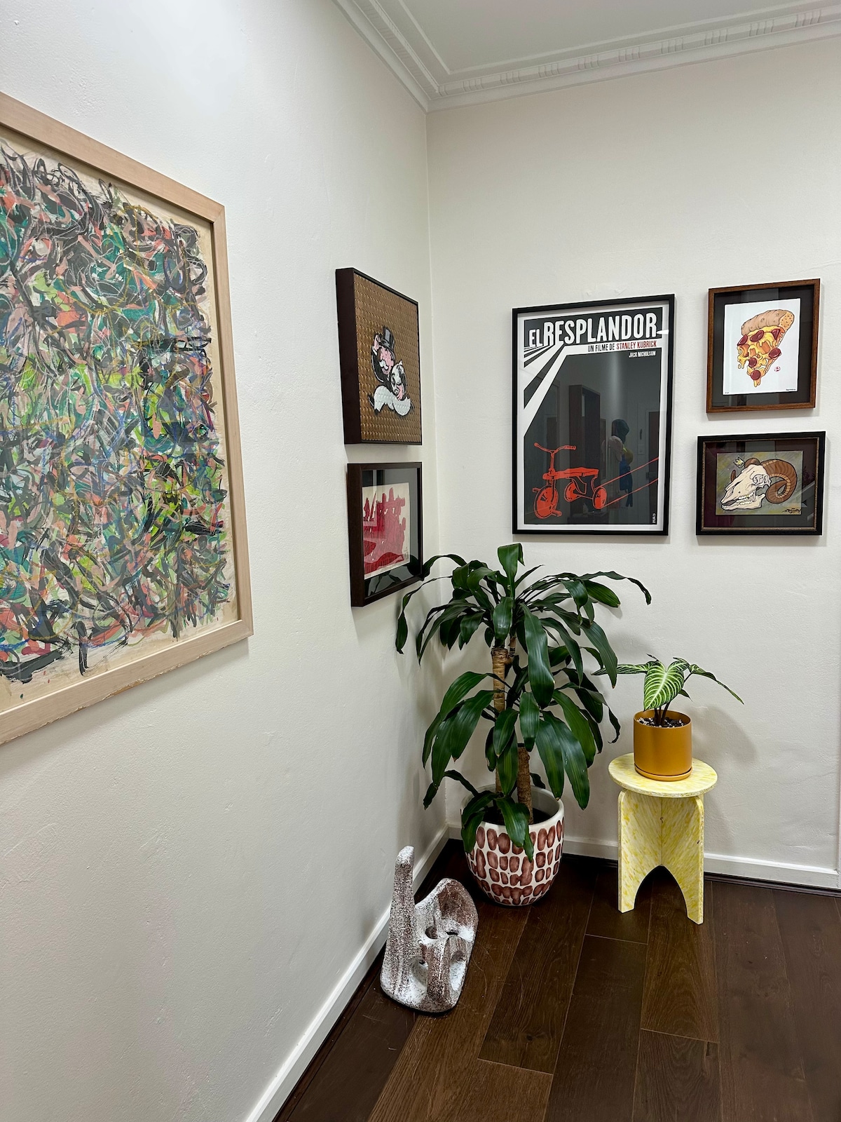 Modern bright split level apartment 850ms to beach - Flats for Rent in ...