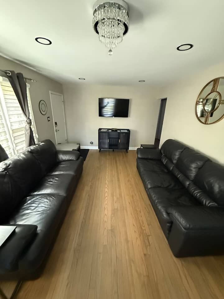 3bd King/queen/twin Home 1mino’hare/allstate Arena - Chicago, IL
